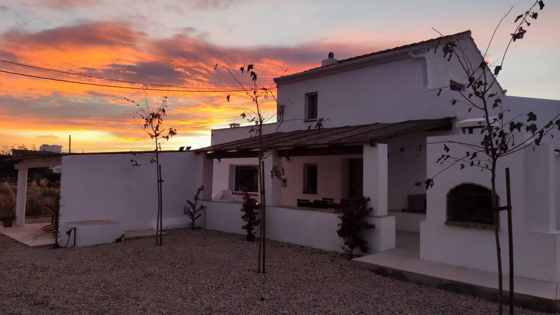 180 M² Villa ∙ 4 Chambres ∙ 8 Personnes - Deltebre