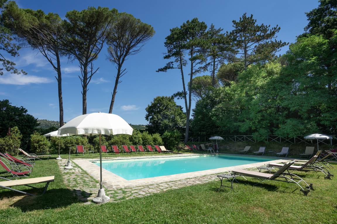 1000 M² Villa ∙ 15 Chambres ∙ 30 Personnes - Gubbio