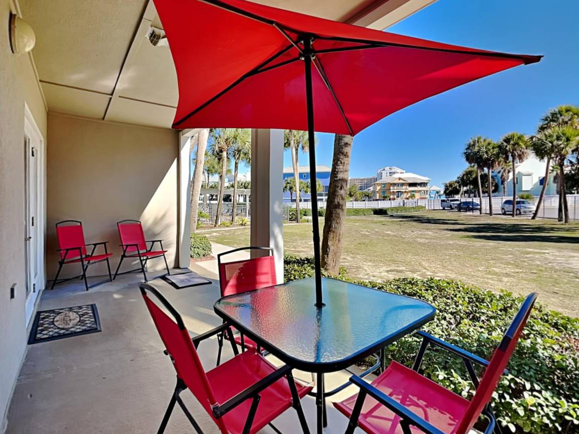 96 M² Condo ∙ 2 Bedrooms ∙ 8 Guests - Warrington, FL