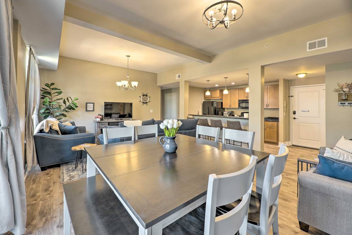 106 M² Apartment ∙ 2 Bedrooms ∙ 8 Guests - Grand Haven, MI