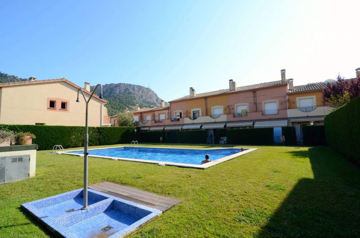 65 M² House ∙ 2 Bedrooms ∙ 4 Guests - Pals