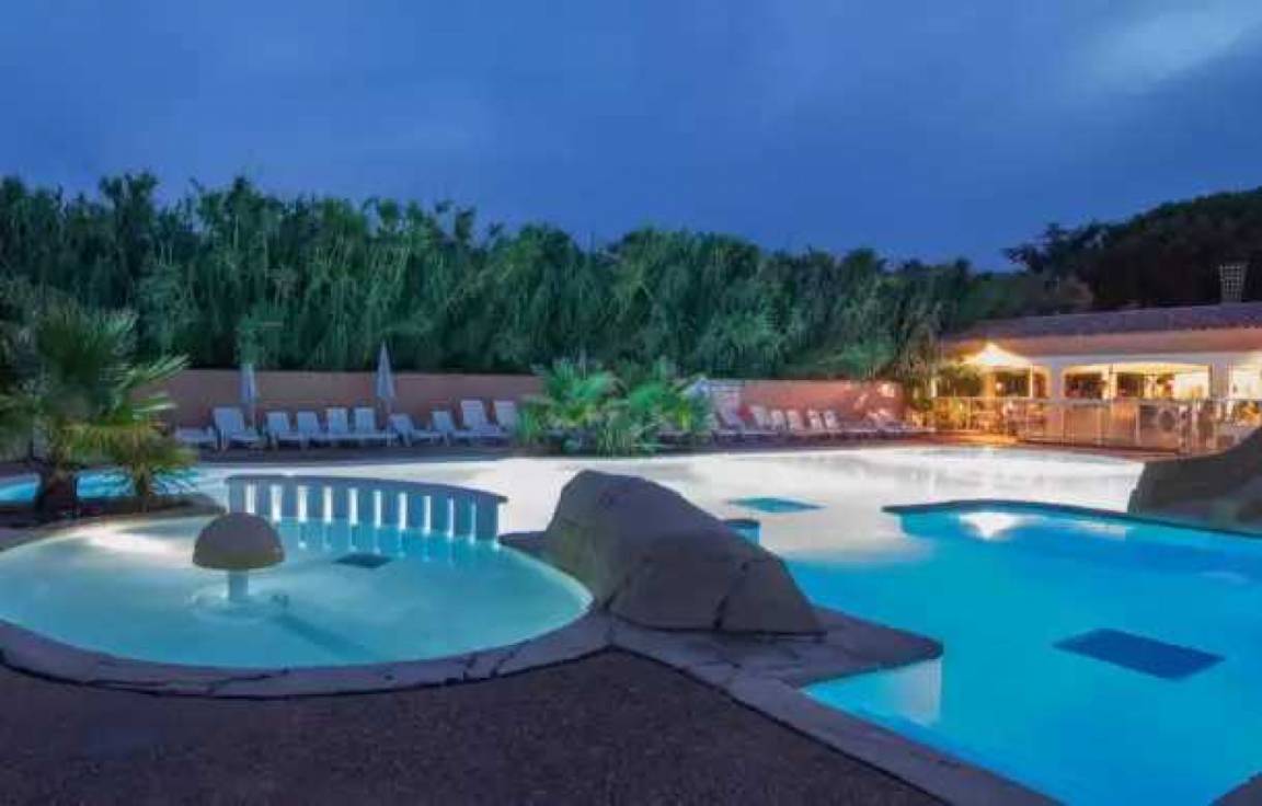 24 M² Camping ∙ 2 Chambres ∙ 4 Personnes - La Londe-les-Maures