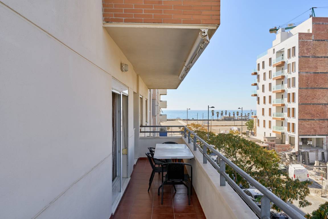 80 M² Apartamento ∙ 2 Habitaciones ∙ 4 Huéspedes - Torre del Mar
