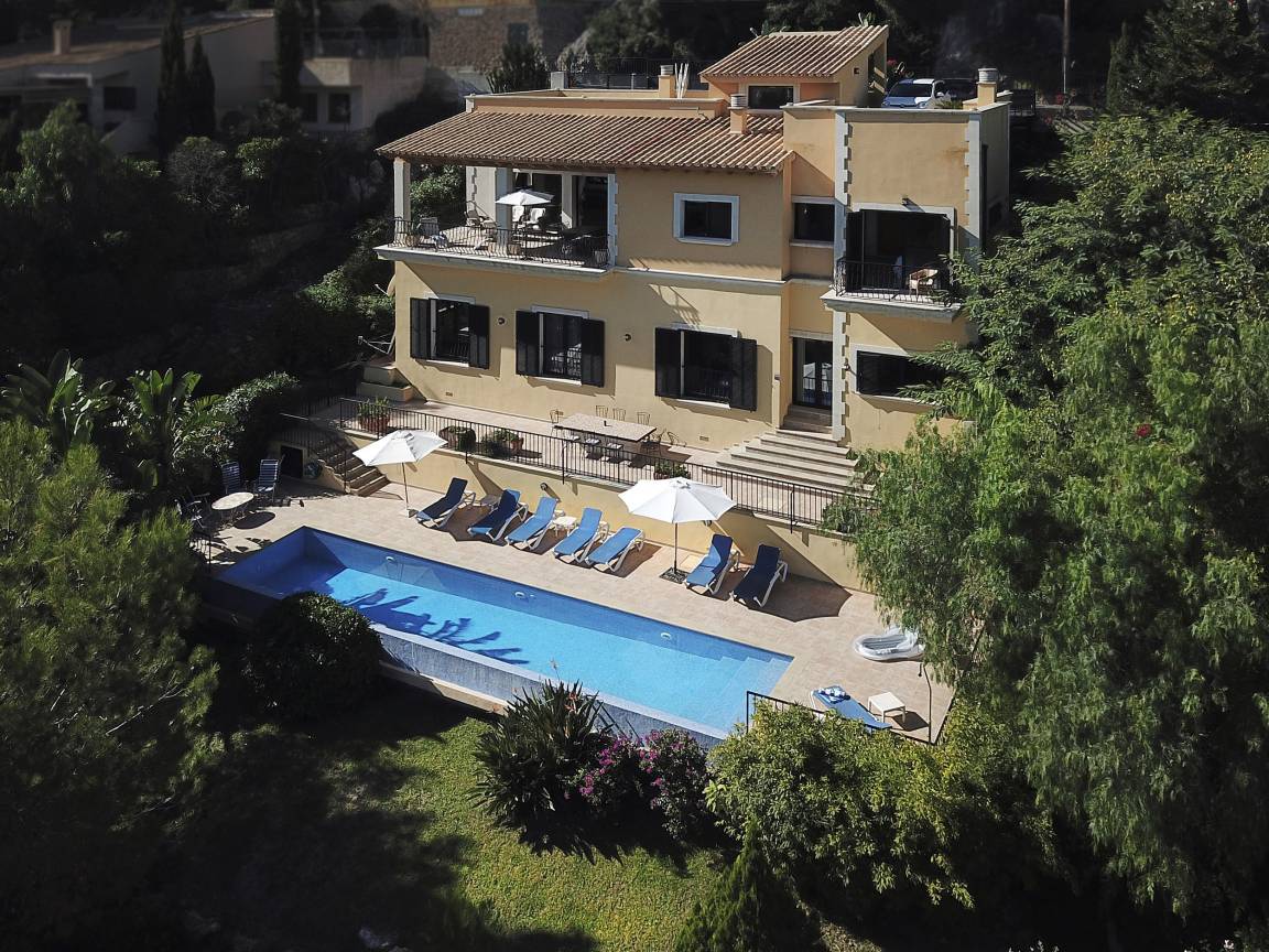 482 M² Villa ∙ 4 Bedrooms ∙ 8 Guests - Alcúdia