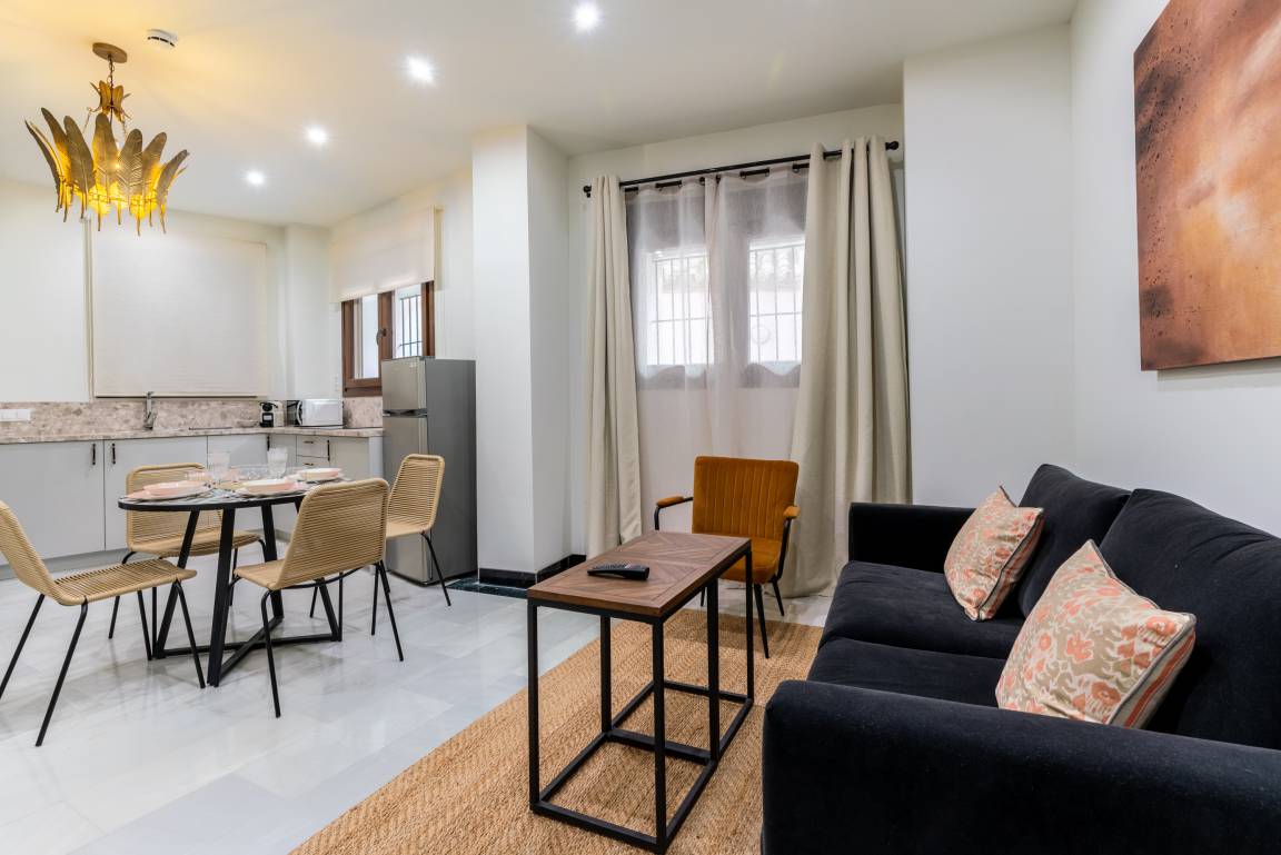 48 M² Apartamento ∙ 1 Habitación ∙ 4 Huéspedes - Sevilla