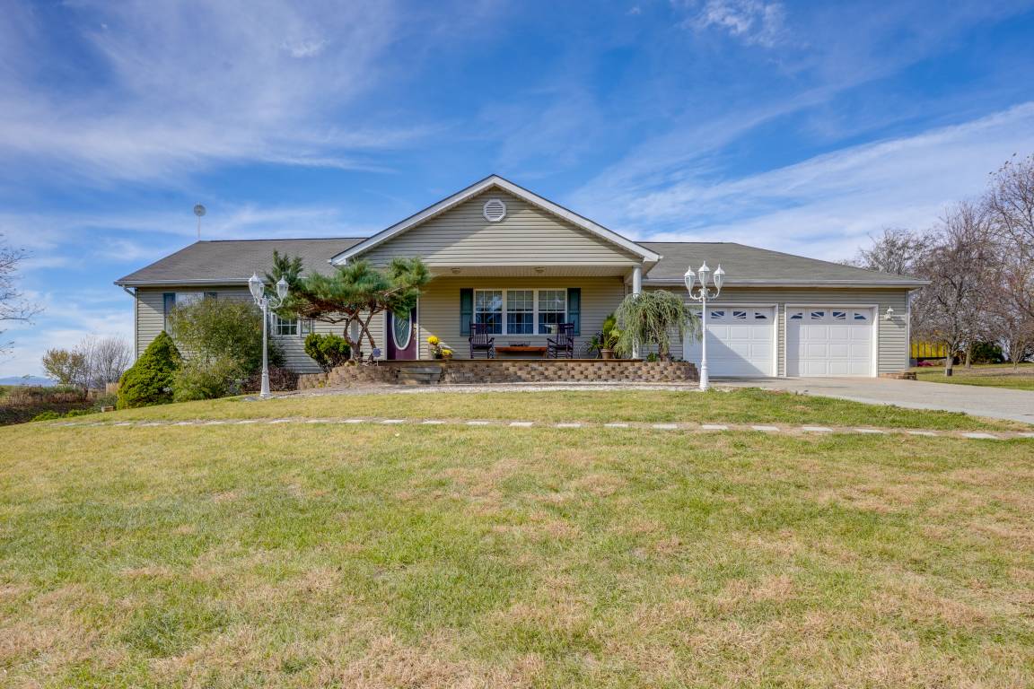 123 M² House ∙ 2 Bedrooms ∙ 4 Guests - Broadway, VA