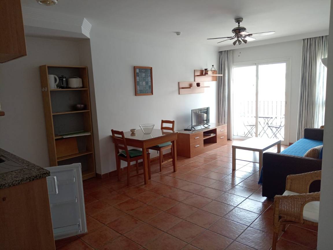 35 M² Aparthotelli ∙ 1 Makuuhuone ∙ 4 Vierasta - Nerja