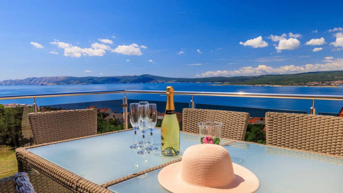 110 M² Apartment ∙ 2 Bedrooms ∙ 4 Guests - Crikvenica