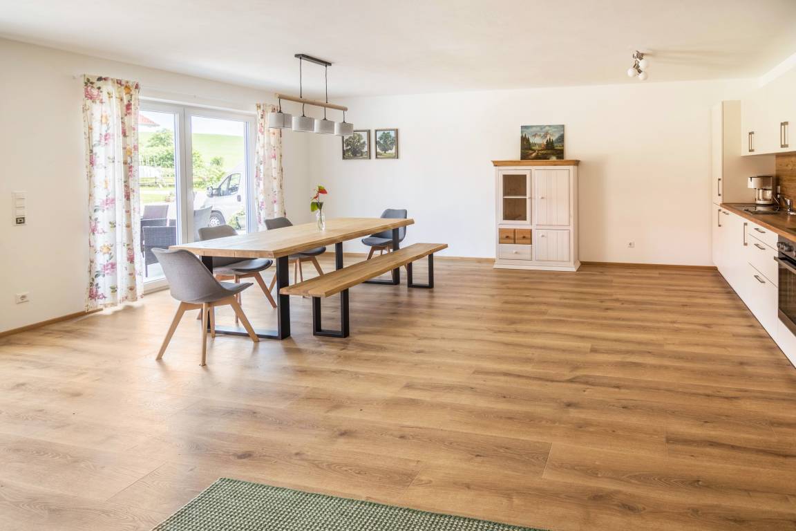 92 M² Ferienwohnung ∙ 2 Schlafzimmer ∙ 4 Gäste - Bad Wurzach