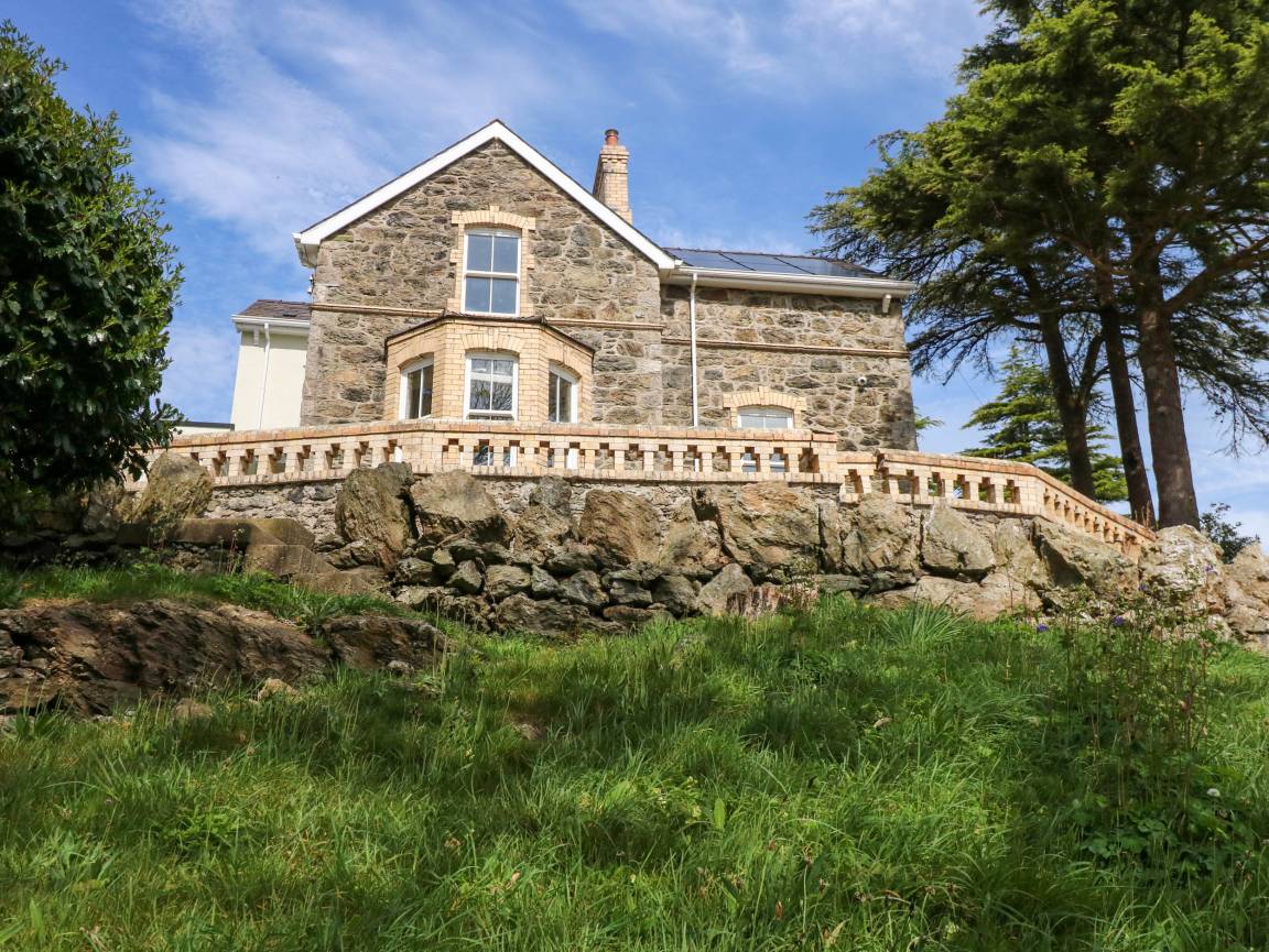 Cottage ∙ 4 Bedrooms ∙ 8 Guests - Beaumaris