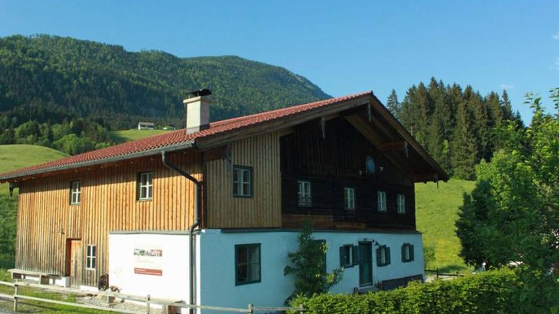 150 M² House ∙ 6 Bedrooms ∙ 10 Guests - Abtenau