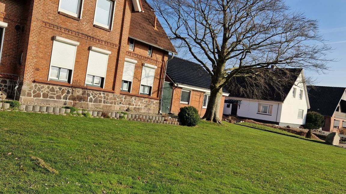 100 M² Ferienhaus ∙ 2 Schlafzimmer ∙ 6 Gäste - Heide
