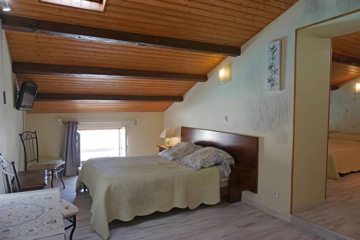 30 M² Bed And Breakfast ∙ 2 Bedrooms ∙ 4 Guests - Royan