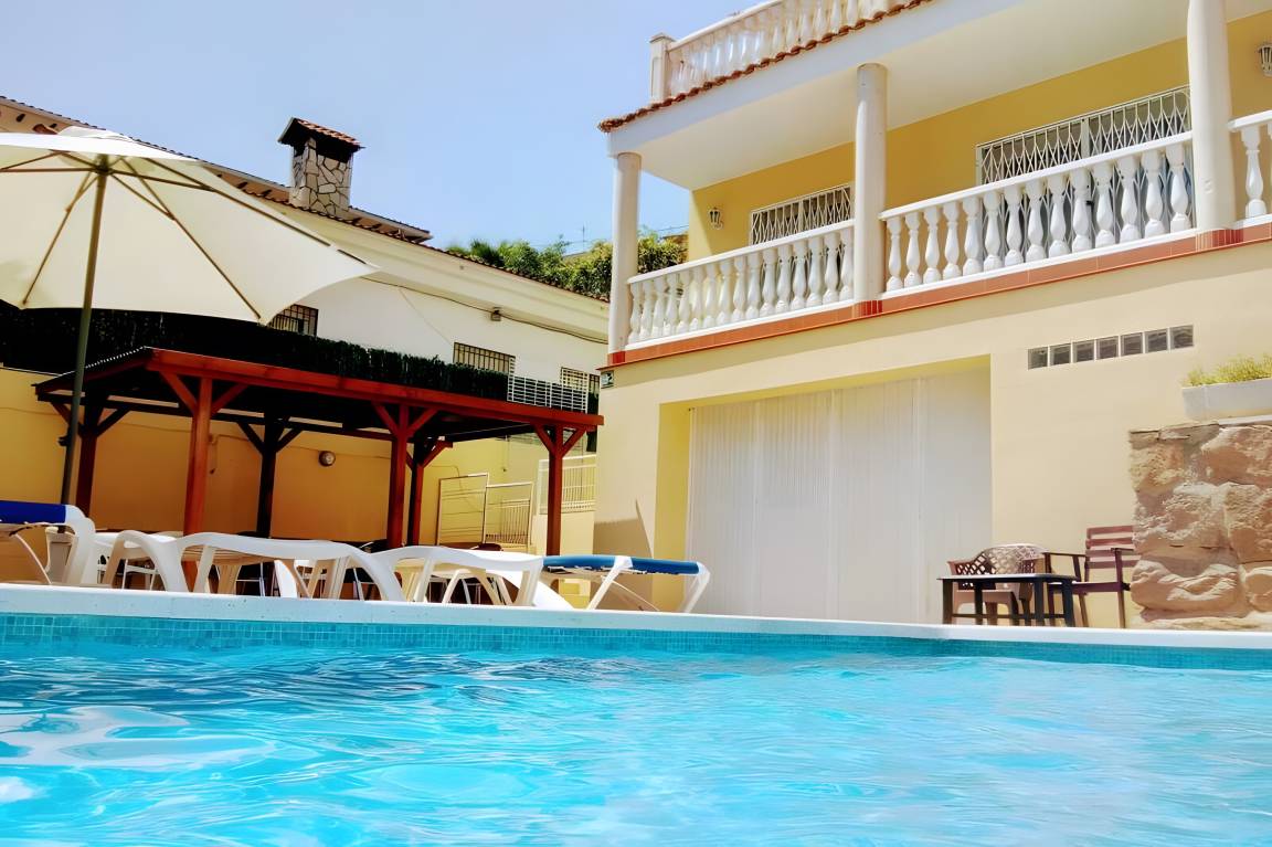 349 M² Villa ∙ 6 Schlafzimmer ∙ 18 Gäste - Lloret de Mar