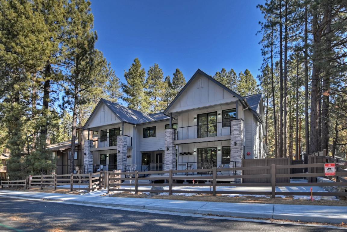 538 M² House ∙ 8 Bedrooms ∙ 14 Guests - Big Bear Lake, CA