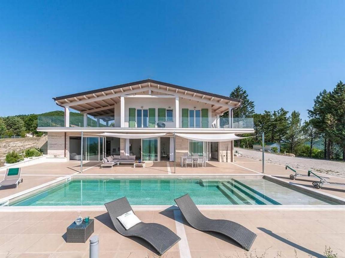 350 M² House ∙ 4 Bedrooms ∙ 8 Guests - Urbino