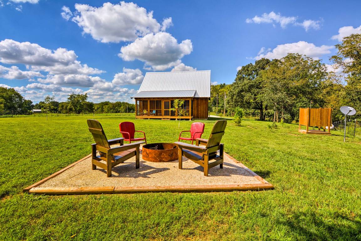 104 M² House ∙ 2 Bedrooms ∙ 4 Guests - Greenfield, MO