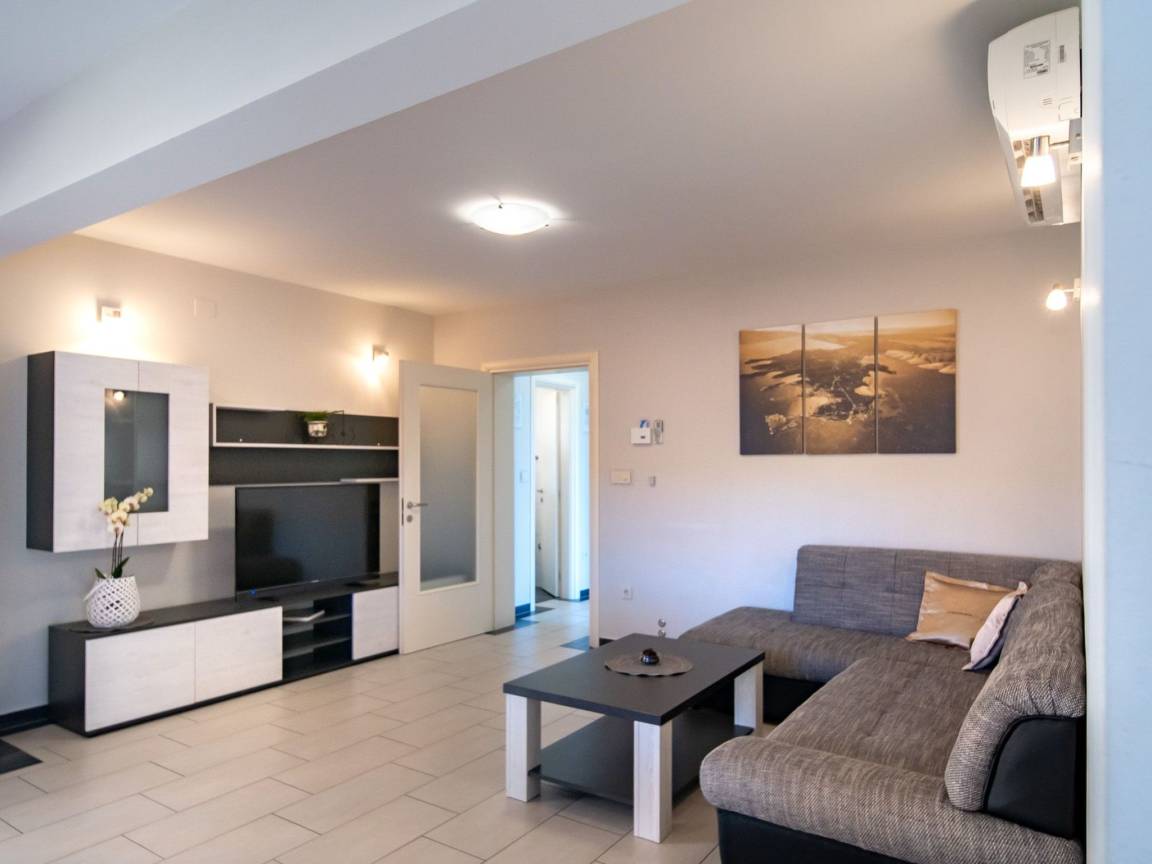 130 M² Ferienwohnung ∙ 3 Schlafzimmer ∙ 6 Gäste - Lopar