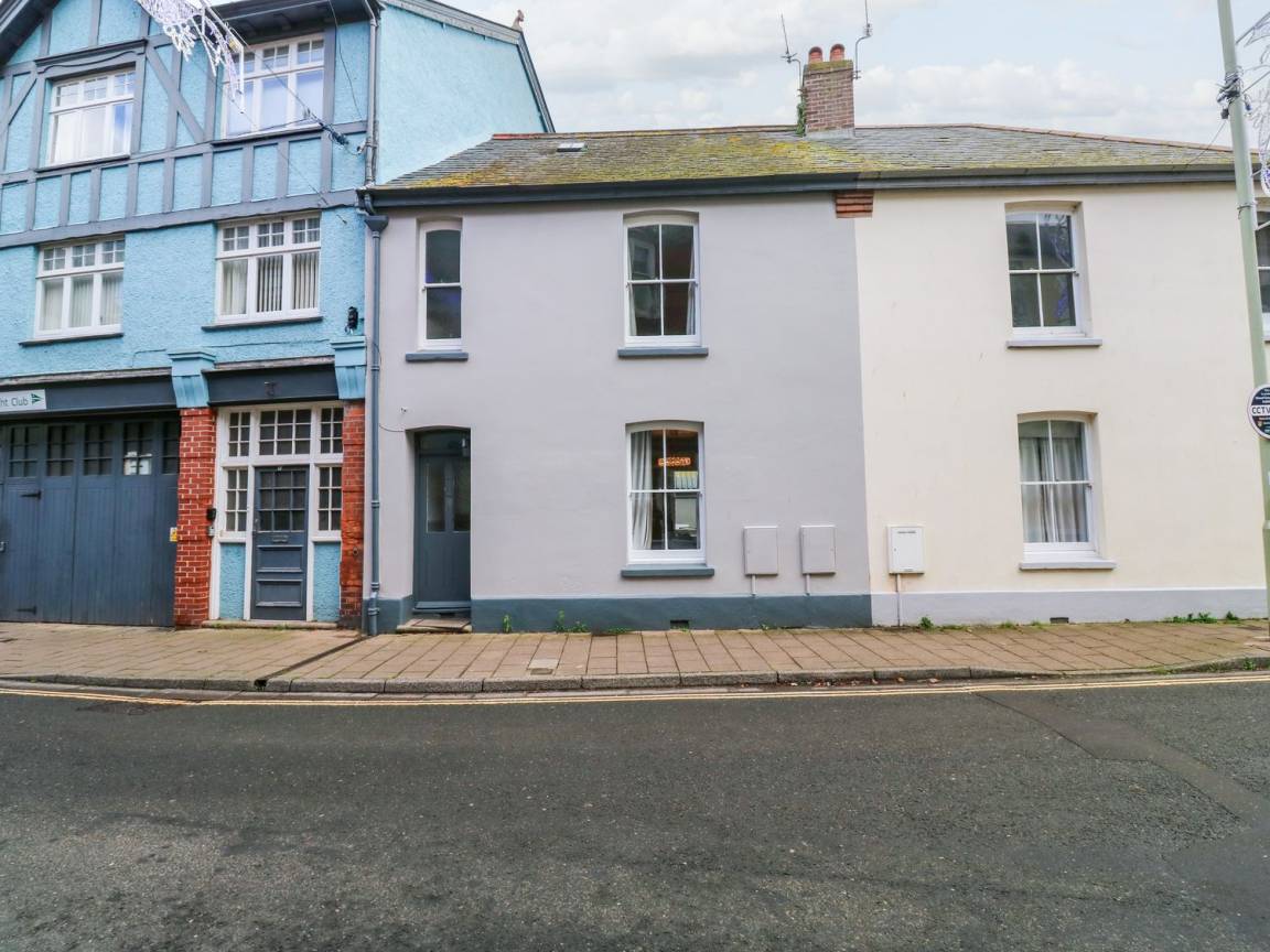 Cottage ∙ 3 Bedrooms ∙ 6 Guests - Dartmouth