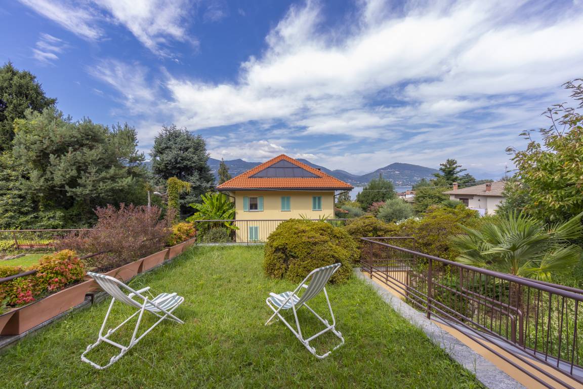 100 M² Ferienhaus ∙ 2 Schlafzimmer ∙ 6 Gäste - Arona