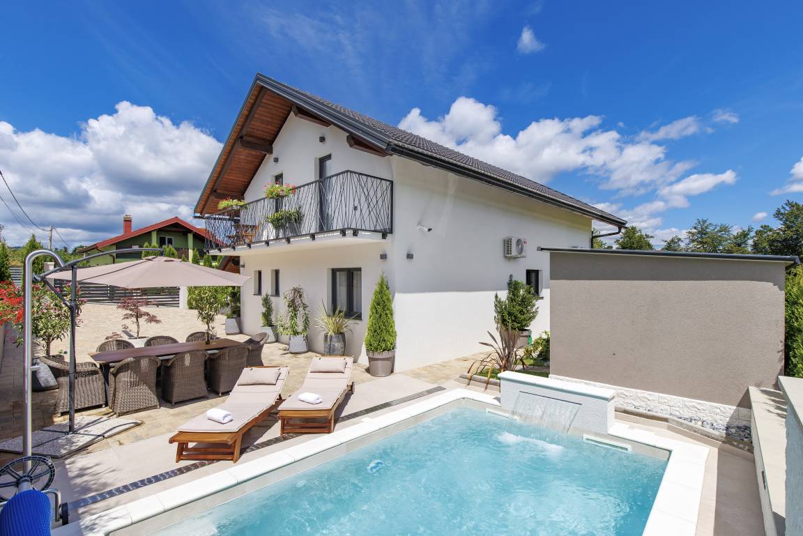 300 M² Villa ∙ 5 Bedrooms ∙ 10 Guests - Delnice