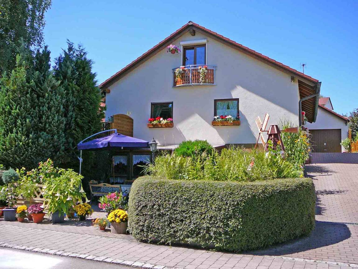 55 M² Ferienwohnung ∙ 2 Schlafzimmer ∙ 4 Gäste - Ostrach