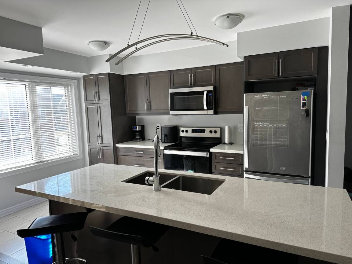 55 M² House ∙ 2 Bedrooms ∙ 4 Guests - Ontario Tech University