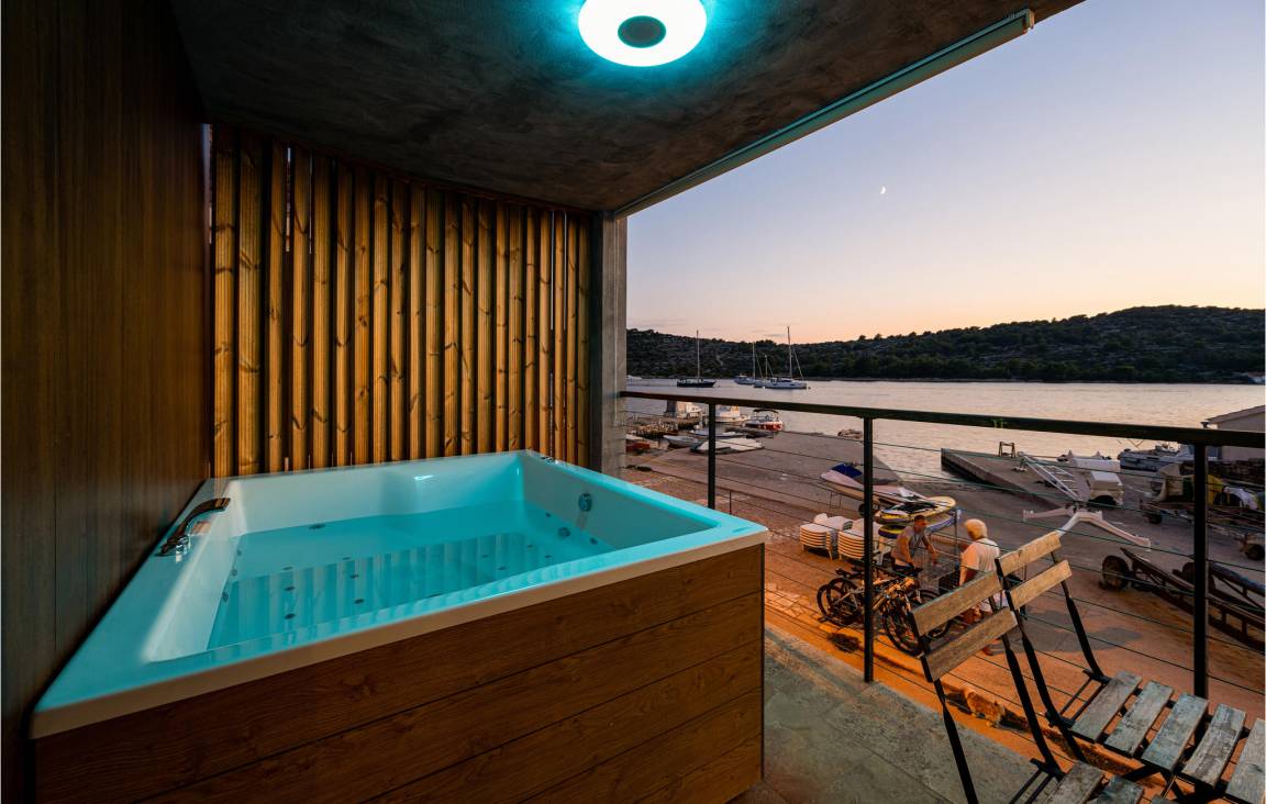 110 M² Ferienhaus ∙ 4 Schlafzimmer ∙ 10 Gäste - Vodice