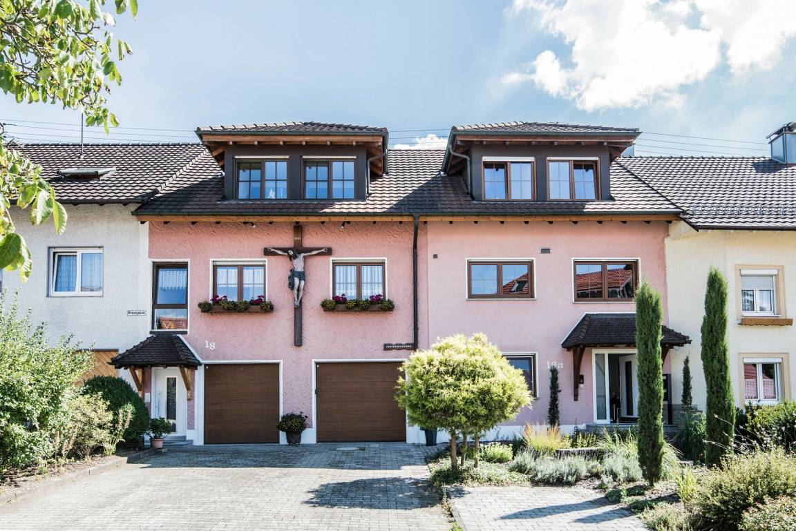 62 M² Ferienwohnung ∙ 2 Schlafzimmer ∙ 3 Gäste - Hilzingen