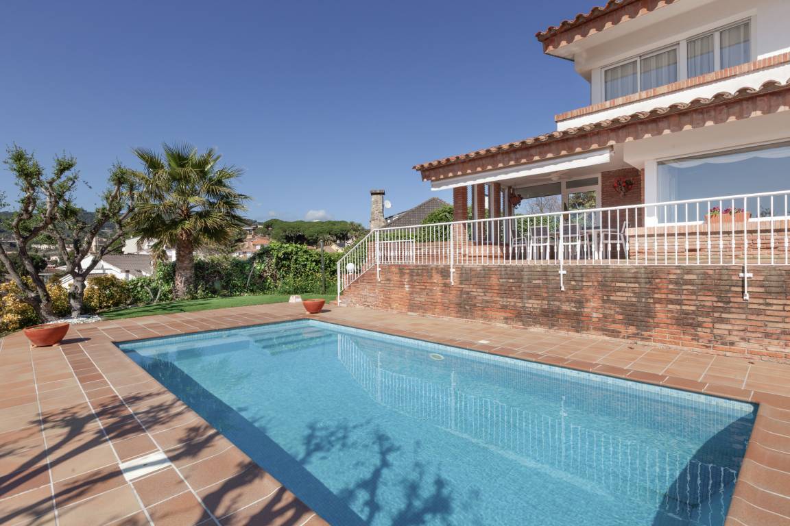 453 M² Villa ∙ 5 Habitaciones ∙ 10 Huéspedes - Canet de Mar
