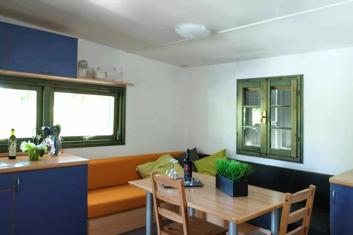 Caravan ∙ 2 Bedrooms ∙ 5 Guests - Marche