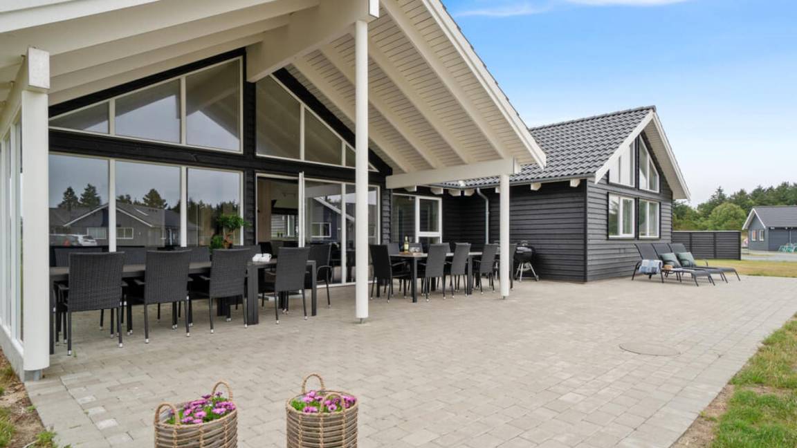 242 M² Ferienhaus ∙ 7 Schlafzimmer ∙ 18 Gäste - Ostsee