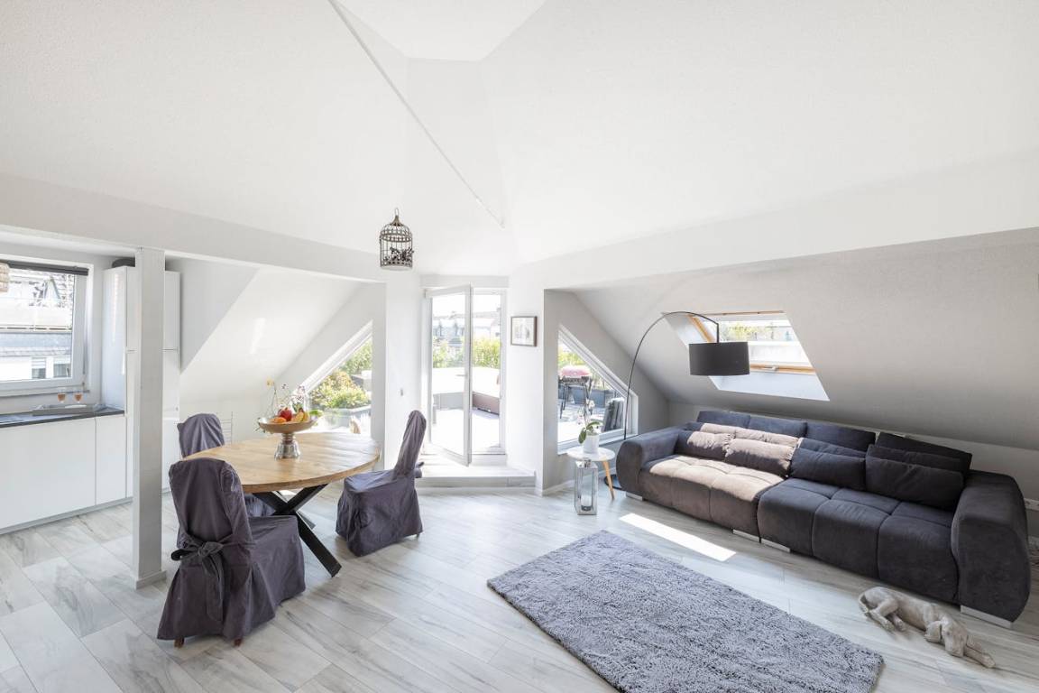 110 M² Appartement ∙ 2 Slaapkamers ∙ 4 Gasten - Düsseldorf