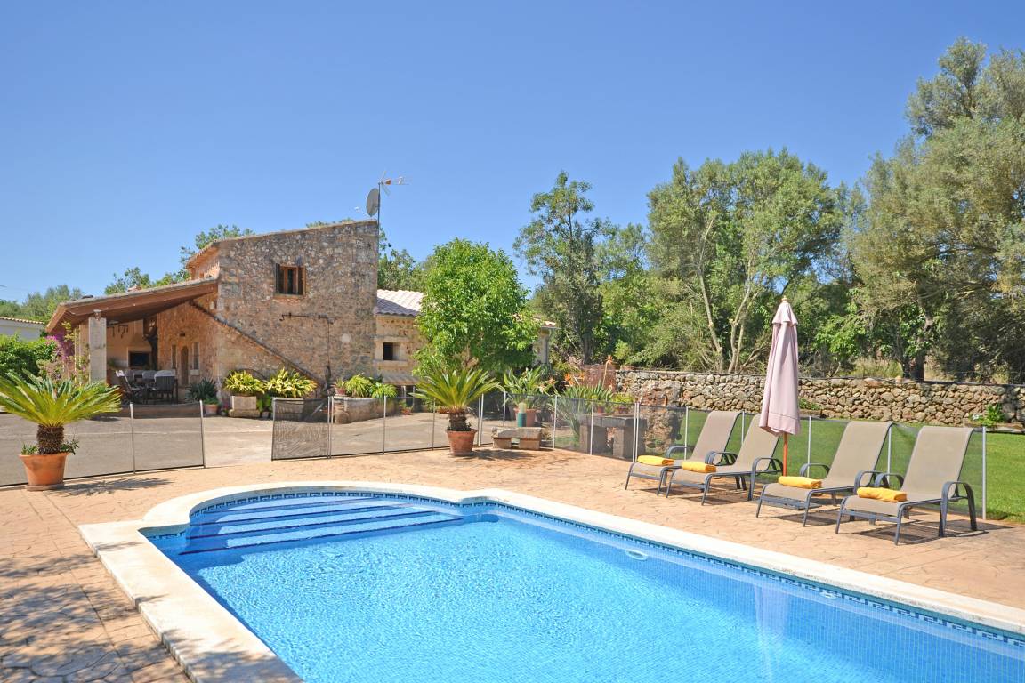 80 M² Cottage ∙ 3 Bedrooms ∙ 4 Guests - Mallorca