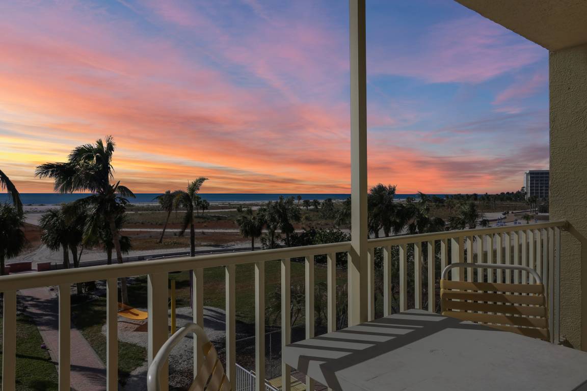 Condo ∙ 1 Bedroom ∙ 4 Guests - Treasure Island, FL
