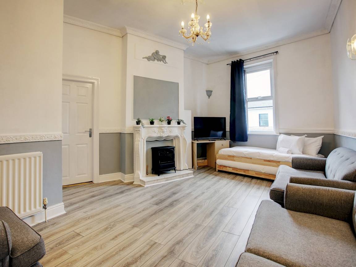111 M² Apartment ∙ 5 Bedrooms ∙ 10 Guests - Newcastle upon Tyne