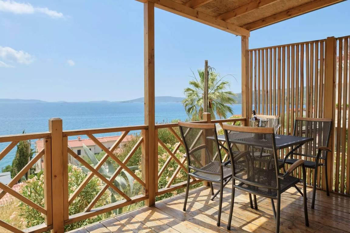 32 M² Caravan ∙ 2 Bedrooms ∙ 4 Guests - Šibenik