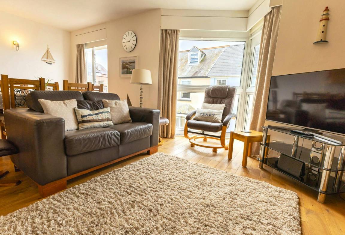 56 M² Cottage ∙ 2 Bedrooms ∙ 5 Guests - Tenby