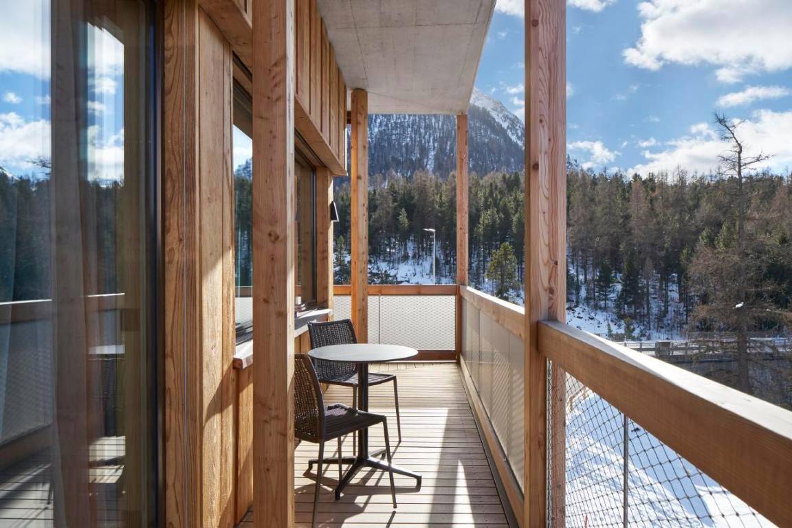 96 M² Ferienwohnung ∙ 2 Schlafzimmer ∙ 4 Gäste - Pontresina