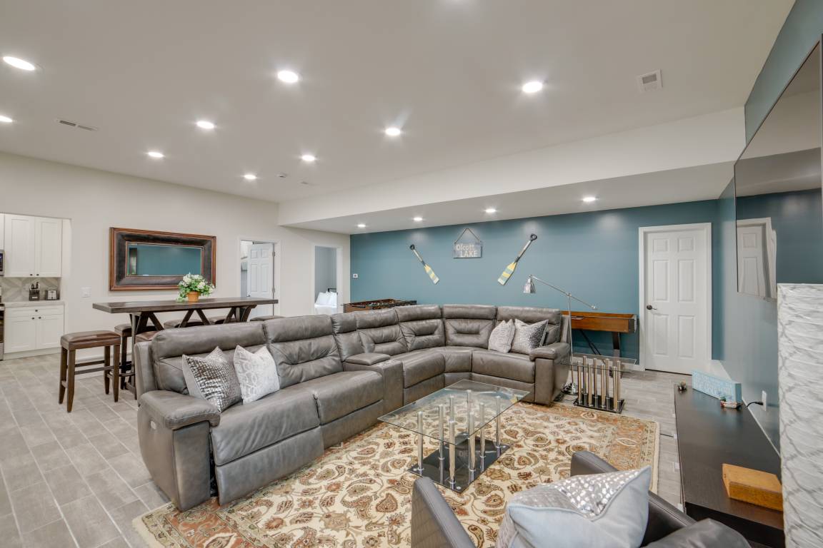255 M² House ∙ 5 Bedrooms ∙ 14 Guests - Brooklyn, MI