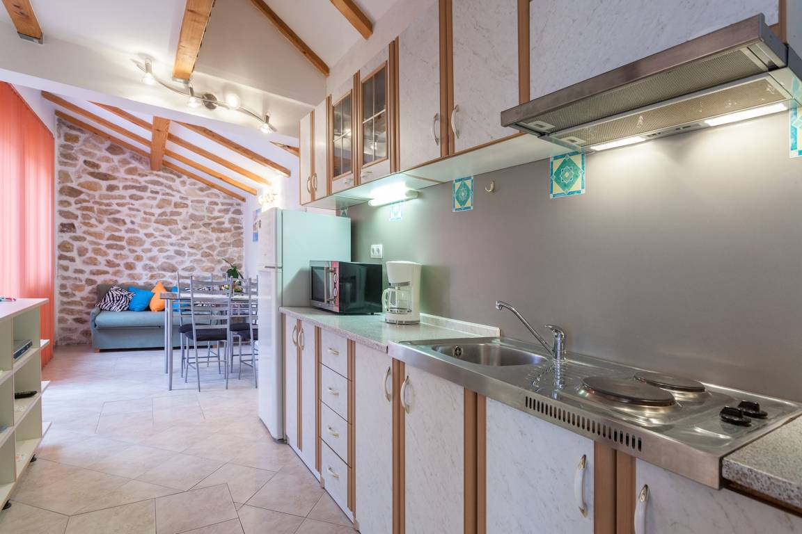 100 M² 一軒家 ∙ 寝室: 3 ∙ ゲスト8 人 - ザダル