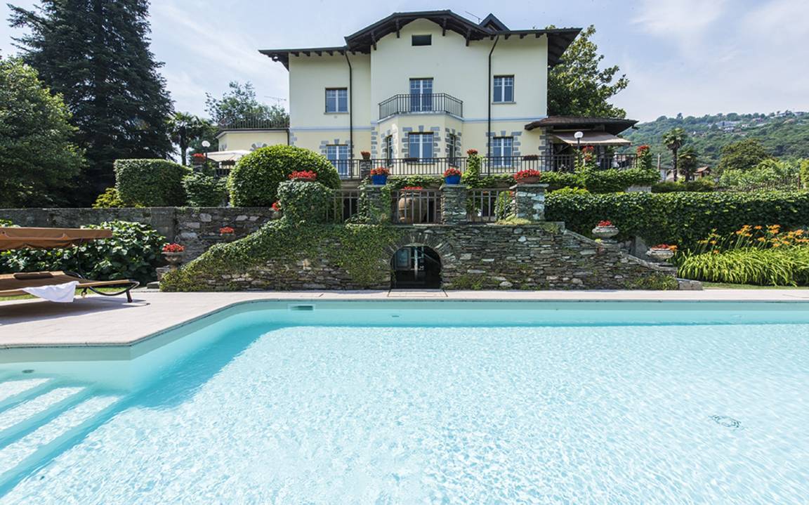 400 M² Villa ∙ 7 Slaapkamers ∙ 16 Gasten - Baveno