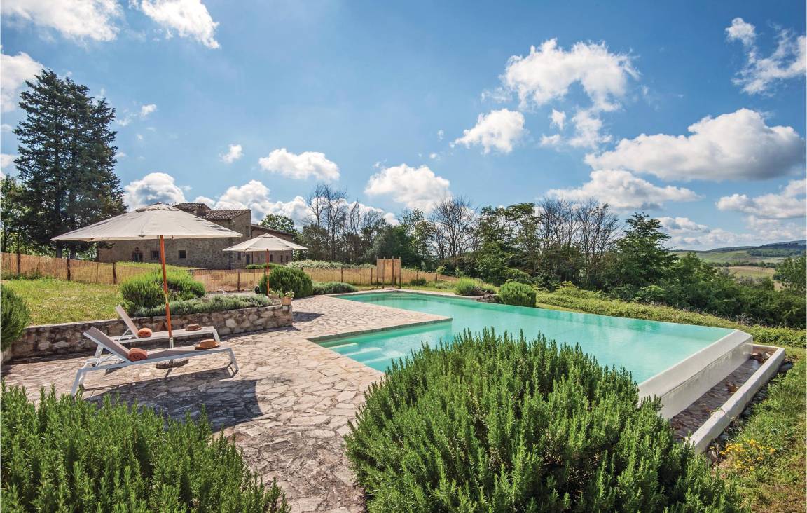 480 M² House ∙ 6 Bedrooms ∙ 12 Guests - Monteriggioni