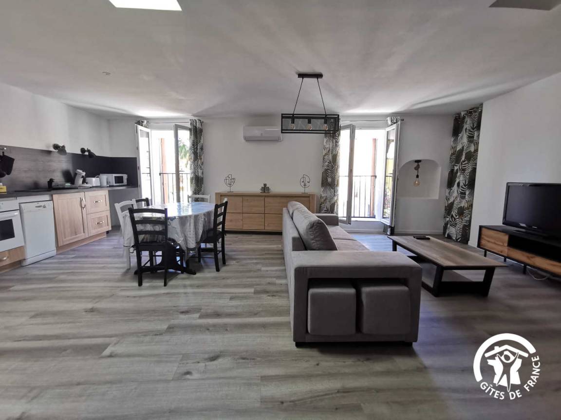 115 M² Mökki ∙ 2 Makuuhuonetta ∙ 4 Vierasta - Montagnac