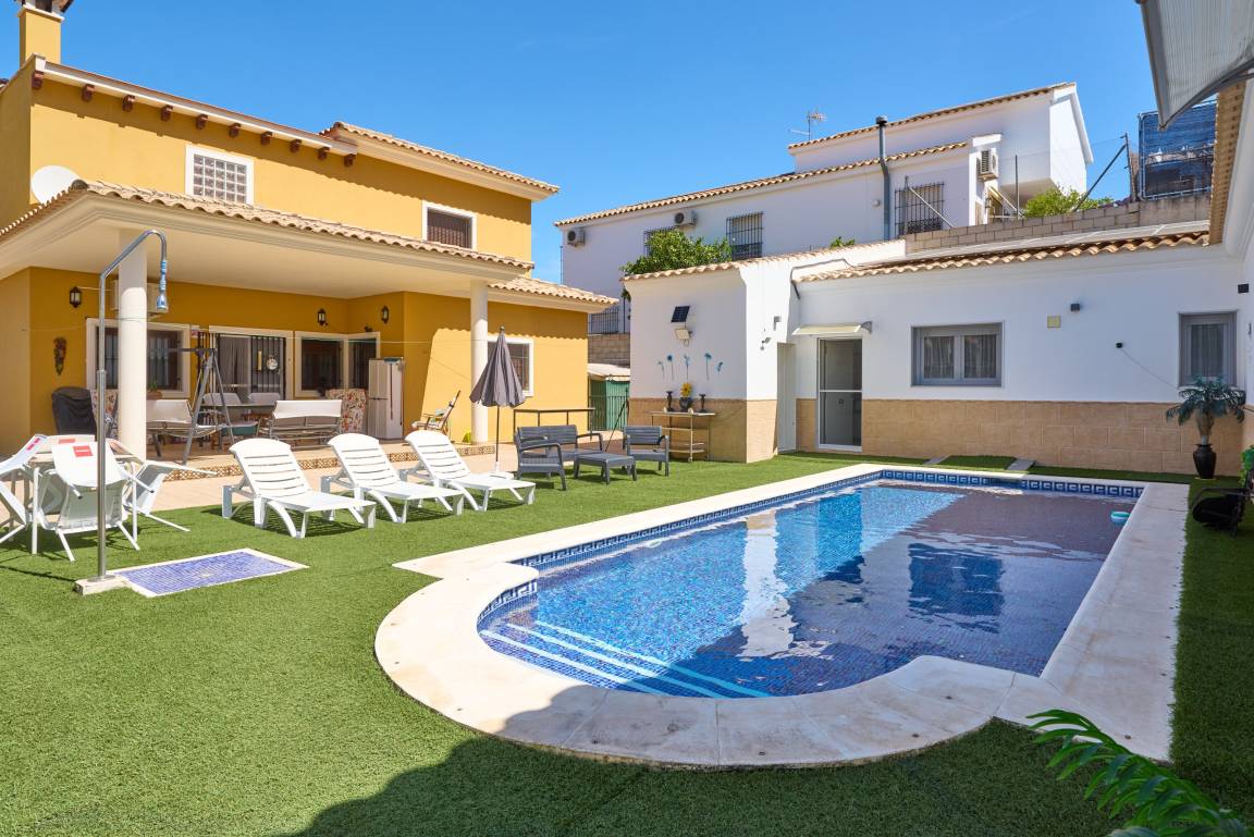 75 M² Casa ∙ 1 Habitación ∙ 4 Huéspedes - Puente Genil