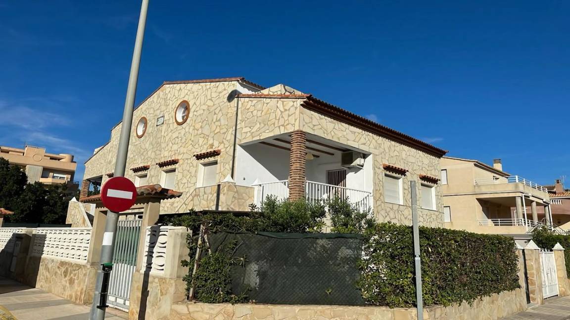 90 M² Apartamento ∙ 3 Habitaciones ∙ 6 Huéspedes - Miramar, España
