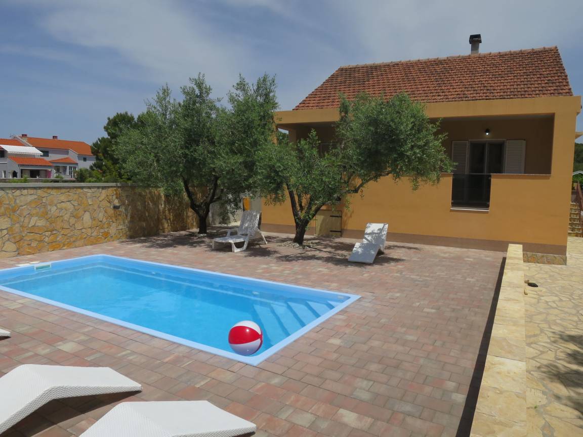 95 M² Ferienhaus ∙ 3 Schlafzimmer ∙ 6 Gäste - Biograd na Moru