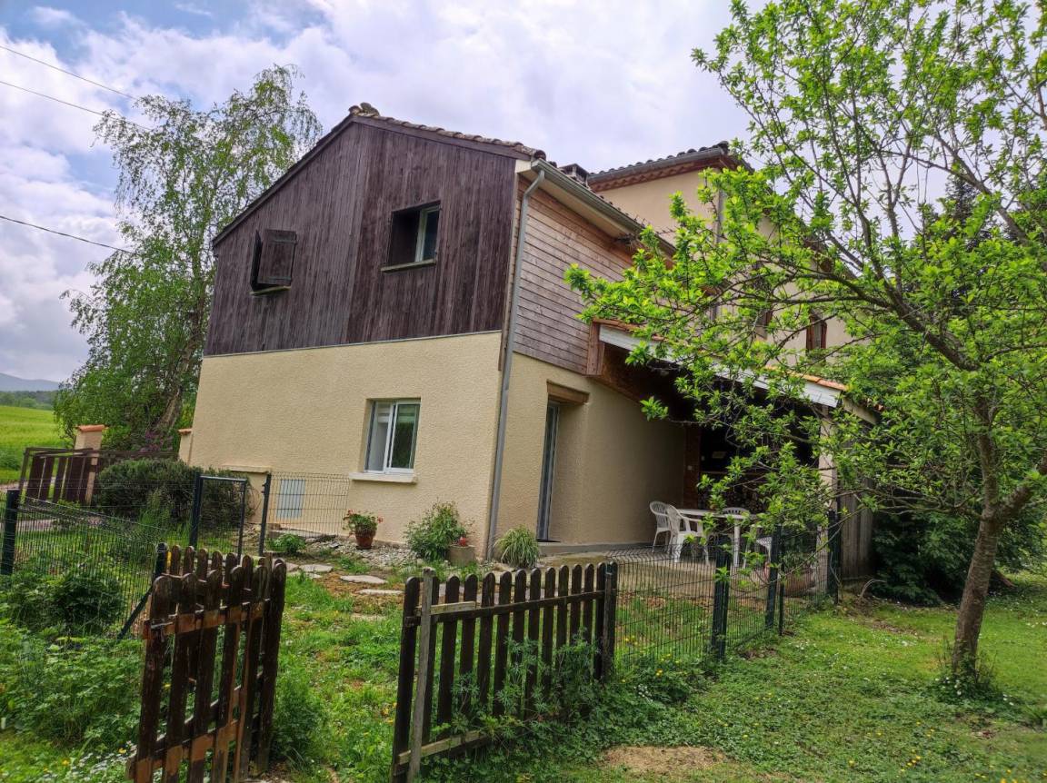 60 M² Mökki ∙ 2 Makuuhuonetta ∙ 5 Vierasta - Ariège