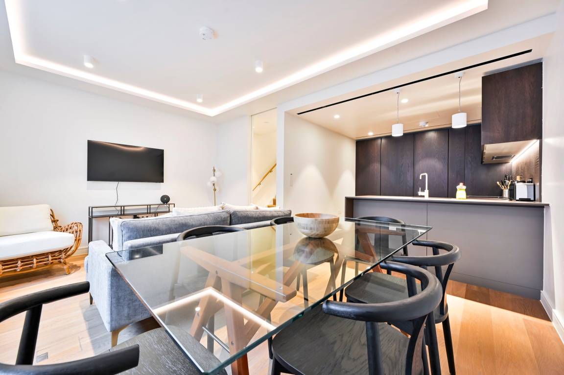 123 M² Apartment ∙ 3 Bedrooms ∙ 8 Guests - London
