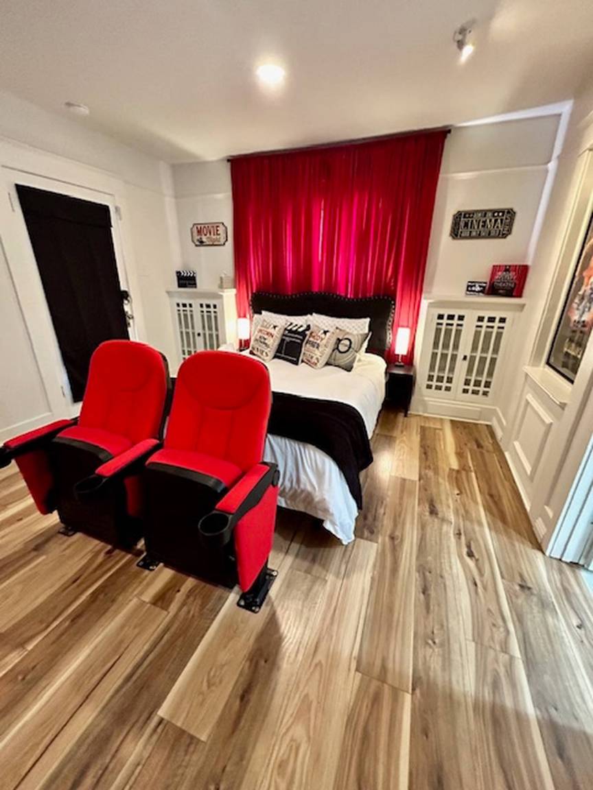 300 M² Estudio ∙ 1 Habitación ∙ 2 Huéspedes - Reno